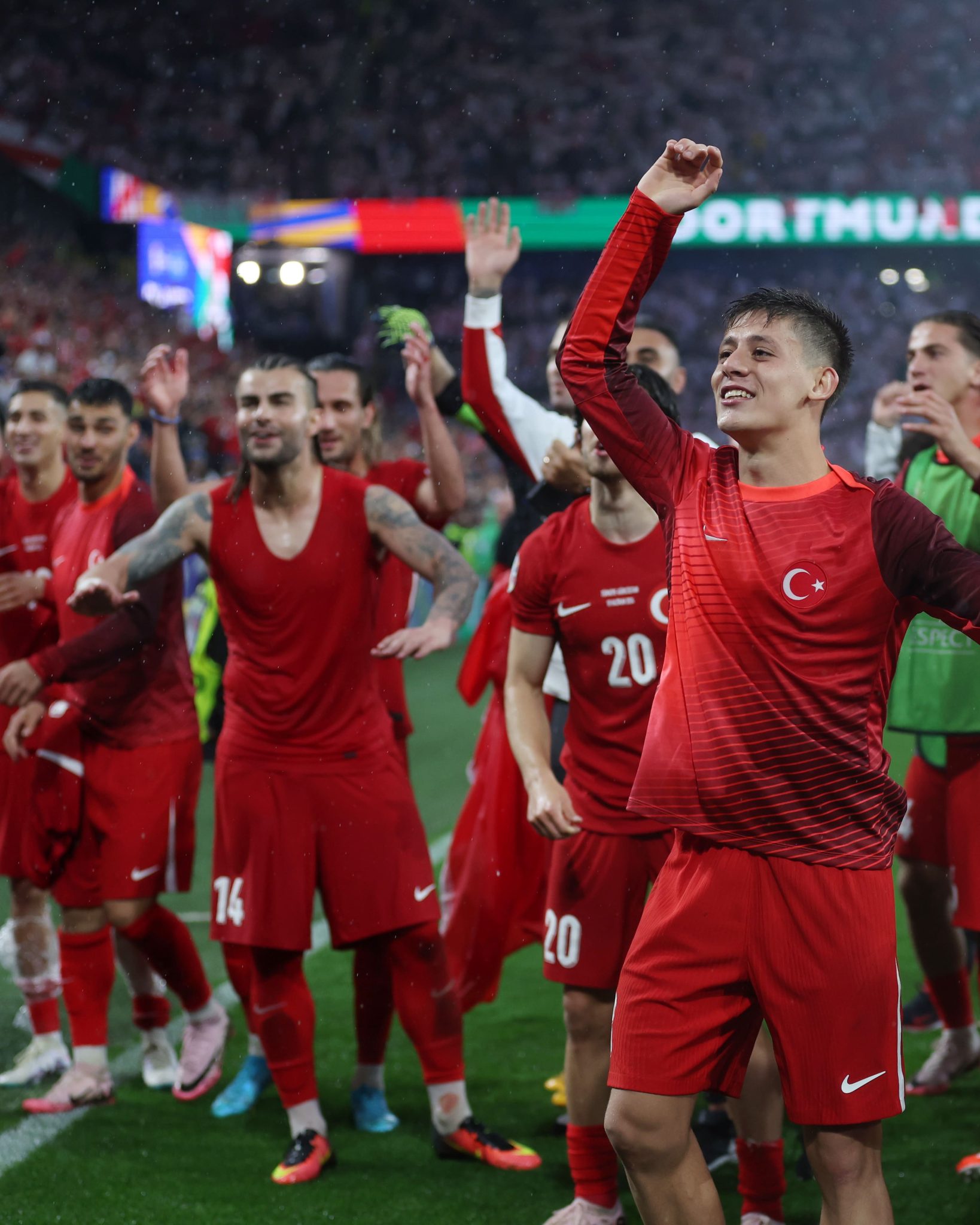 Fútbol Internacional - Con golazo de Arda Guler, Turquía se impone ante ...